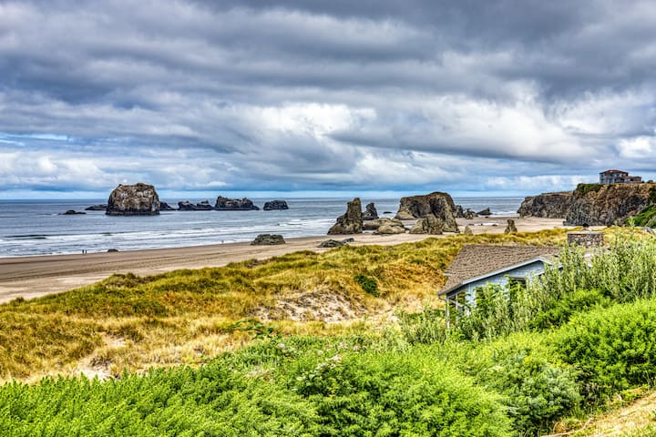 Inviting Studio | Oceanfront | Dog-friendly - Bandon, OR