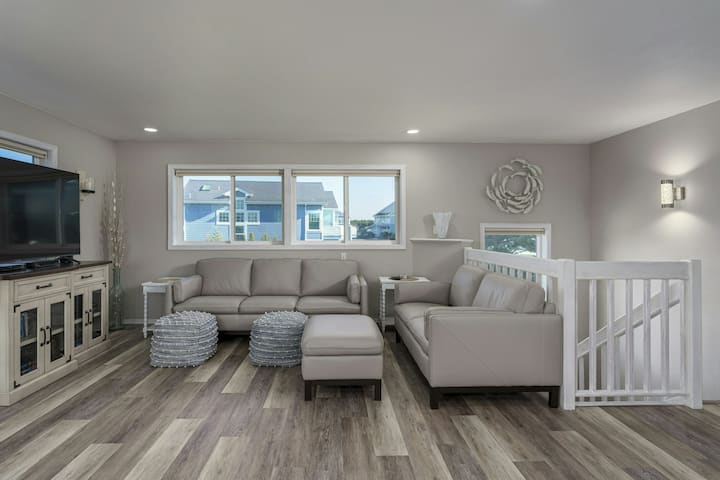 Charming 4br Oceanview Dog Friendly | Balcony - Bandon, OR