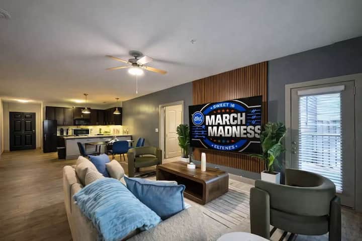 March Madness Stay|sleek 2br+free Prkng Near Dt - Christian Park Indianapolis