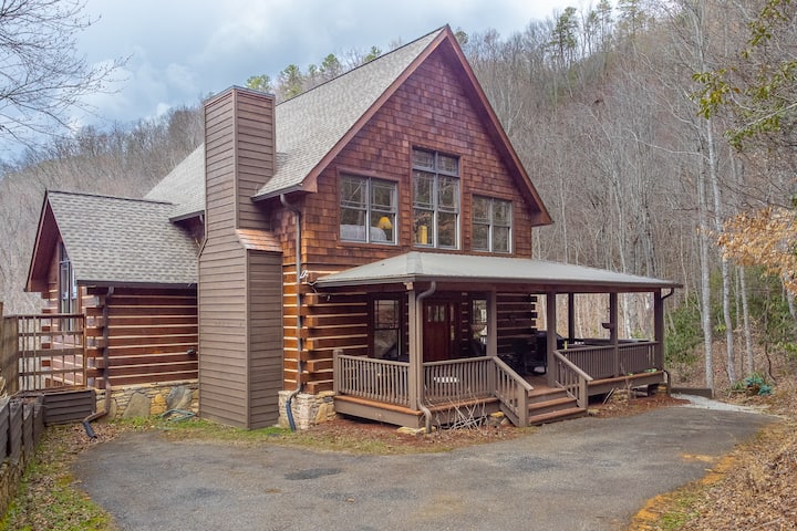 Hot Tub, Pool Table! Luxury Log Cabin In Franklin - Franklin, NC