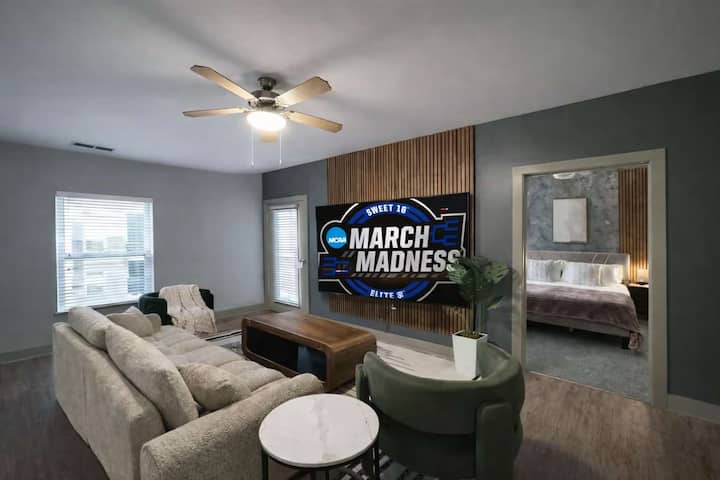 March Madness Stay|cozy 2br+free Parking Near Dt - Christian Park Indianapolis