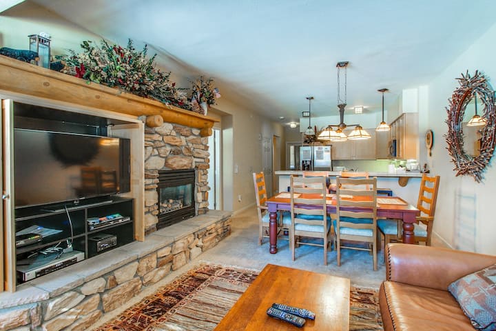 Charming 2br Mountainview 1st-floor | Balcony - Mammoth Lakes, CA