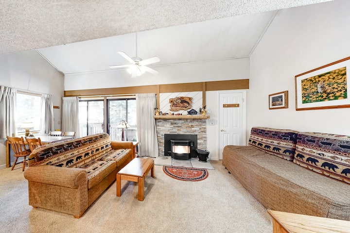 Cozy Studio | Sauna | Hot Tub | Swimming Pool - Mammoth Mountain, CA