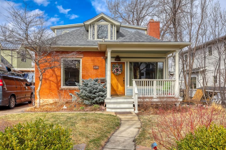 Historic Boulder Creek Retreat W/ Hot Tub - Boulder, CO