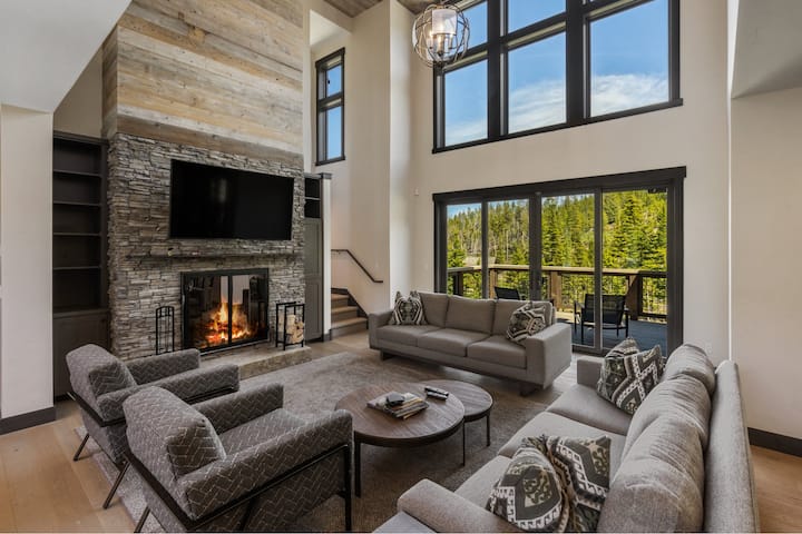 Spc Ski-in/ski-out | Hot Tub, Fireplace + Views! - Big Sky, MT