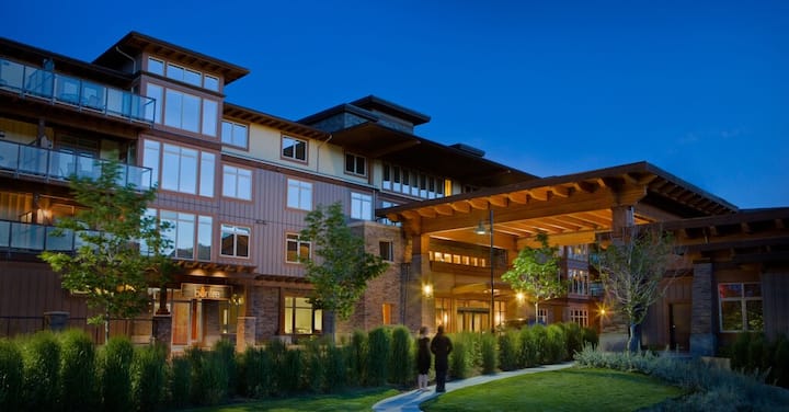 Cozy Corner At The Cove Lakeside Resort - West Kelowna