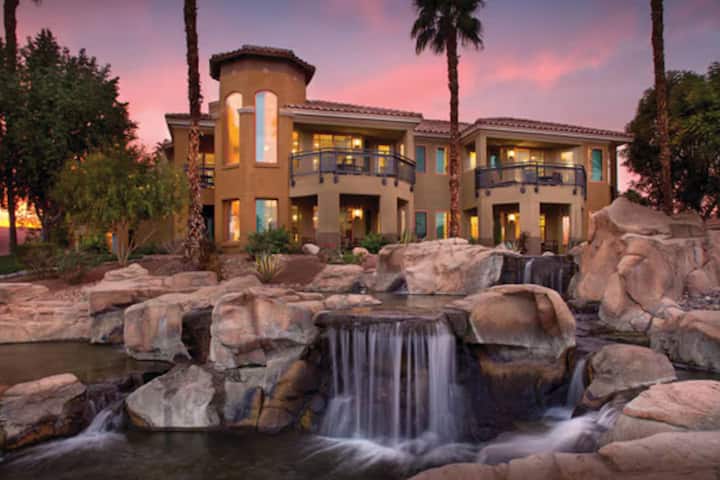 Deluxe Studio Sleeps 4 - Desert Springs Villas Ii - Palm Desert, CA