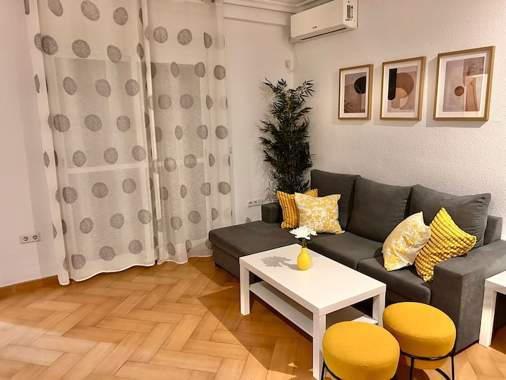 Impresionante Puente Romano De Córdoba & Parking -