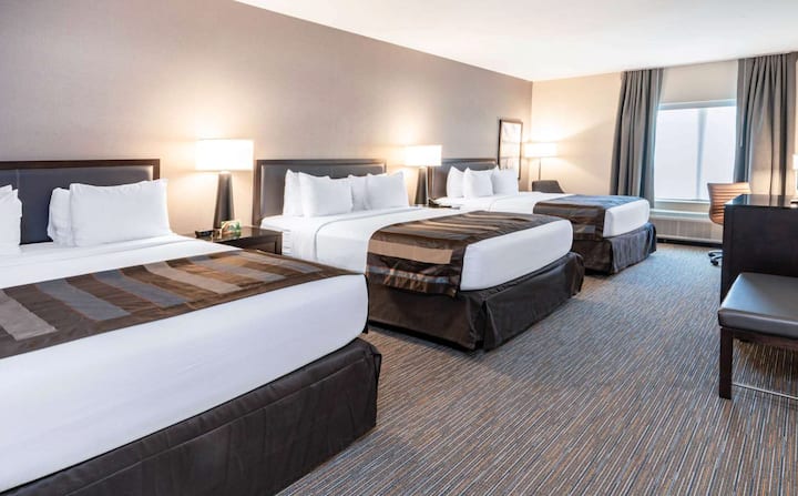 Wingate Moab | 3 Queen Room | Near Canyonlands - Moab, UT