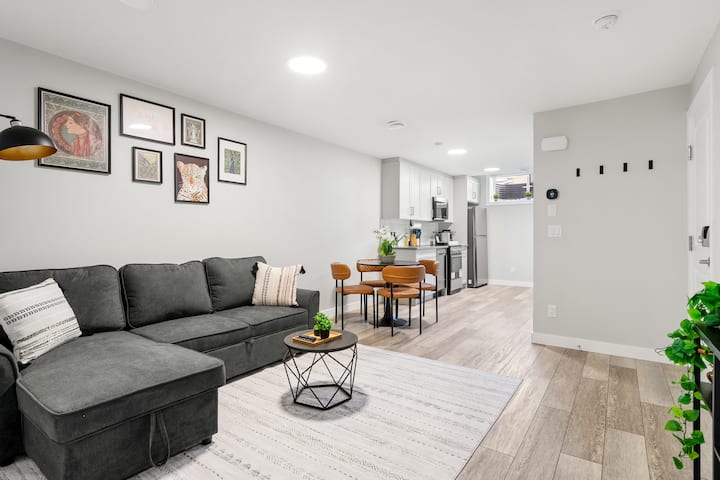 Charming Se 1br Suite | Private Entry, Wifi - Calgary