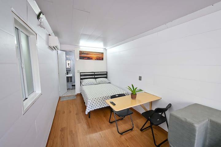 Safe, Affordable, Modern, Central, Beach 200 Away - Manzanillo