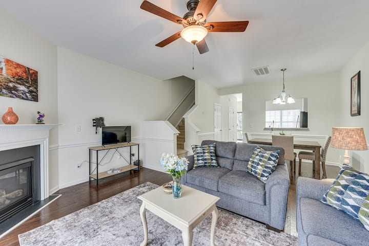 Dog-friendly Townhome W/ Patio In Charlotte Area! - Charlotte, NC
