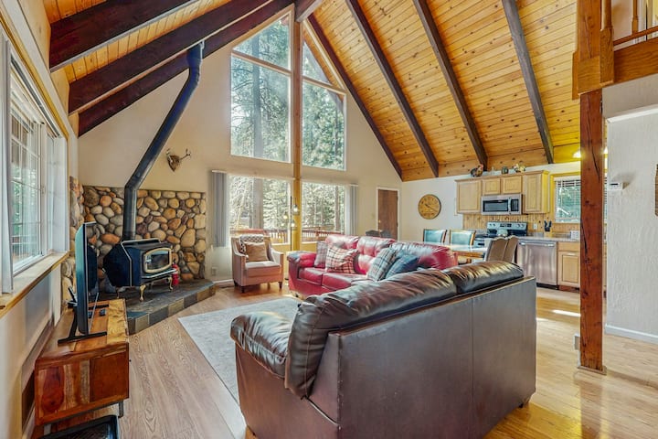 Enchanting 3br Alpine Chalet With Lots Of Room - South Lake Tahoe, CA