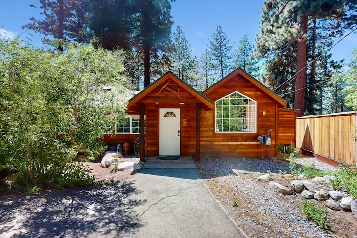 Updated Tahoe Home With Hot Tub On Bus Route To St - South Lake Tahoe, CA