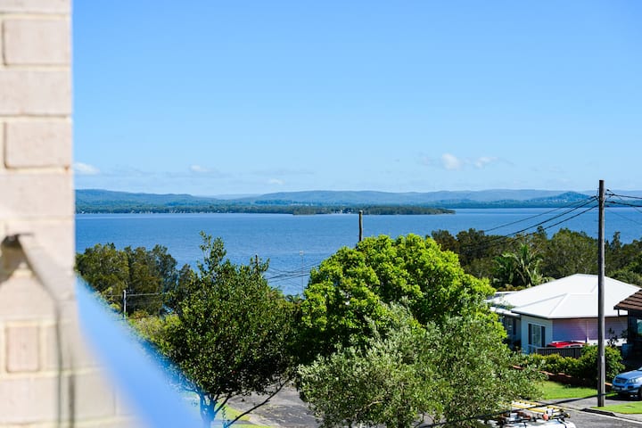 Spacious 4br Home Near Tuggerah Lakes - The Entrance