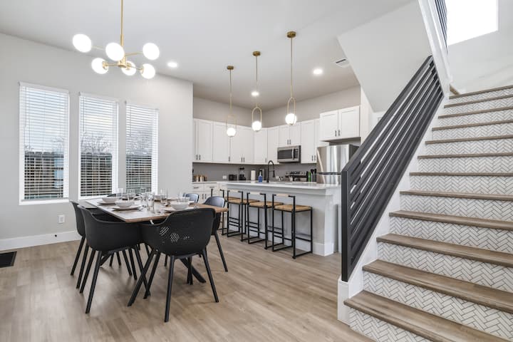 Sa Modern Home Nr River Walk + Dt | Bbq Yard Games - San Antonio