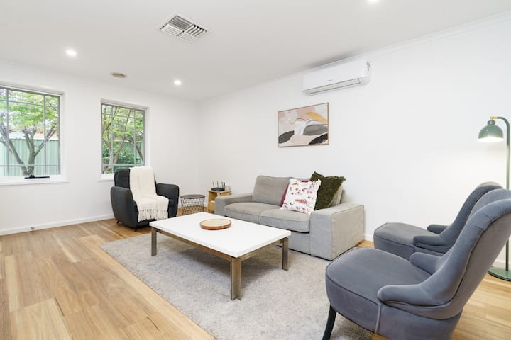 Family-friendly Home With Yard | Near Gungahlin - Canberra