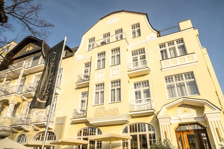 Panorama Suite (Hotel Alex An Der Ahr) - Rech