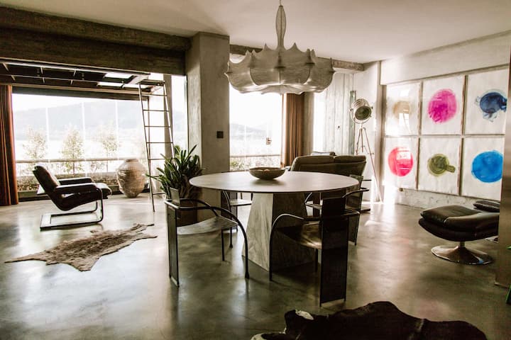 Luxury Waterfront Loft With Panoramic Views - Moledo