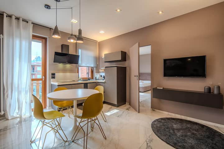 Interno 5 - [Parcheggio Gratuito] - Alba