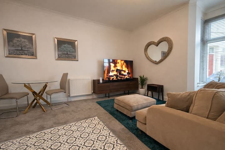 New | Bright 1-bed Flat | Rear Access & Parking - Morecambe