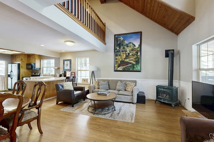 Tranquil 3br Dog Friendly | Pool - Truckee, CA