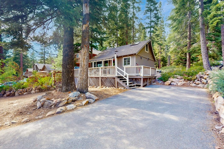 Walk To Beach 2br | Fireplace | Balcony | W/d - Carnelian Bay, CA