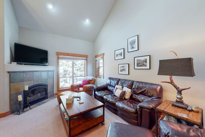 Comfortable 2br | Dock | Pool | Hot Tub - Truckee, CA