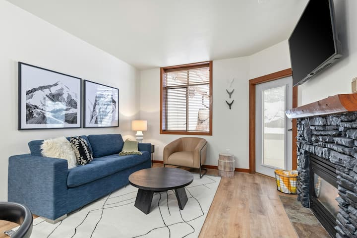 Welcoming Condo With A Shared Hot Tub, Pool And Cl - Alta, UT