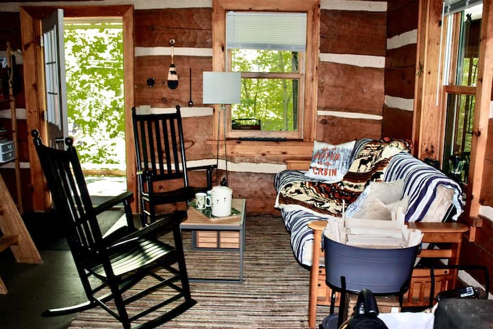 Peaceful Off-grid Cabin Retreat - Huntsville