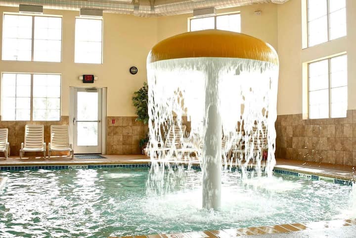 Wyndham Fargo | 2 King Studio | Pool Playtime - Fargo, ND