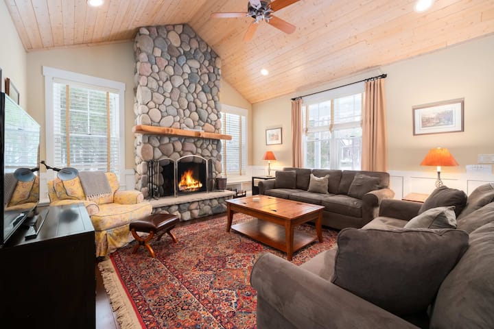 Pine Trace Escape In Glen Arbor - Glen Arbor, MI