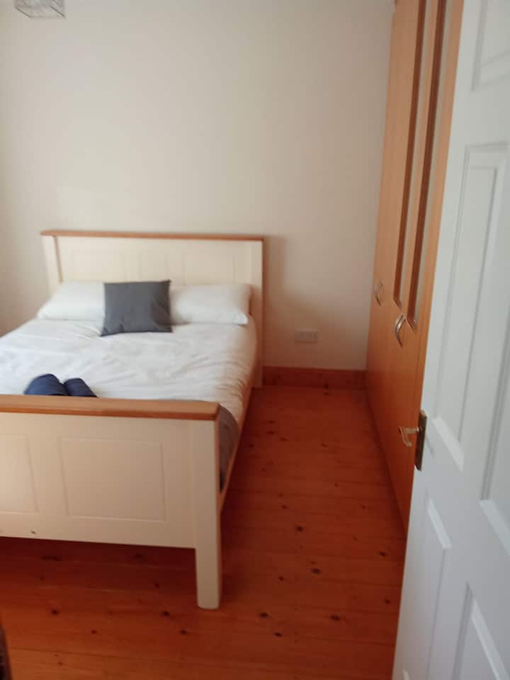 Spacious 5-bedroom House In Rochestown Area - Cork