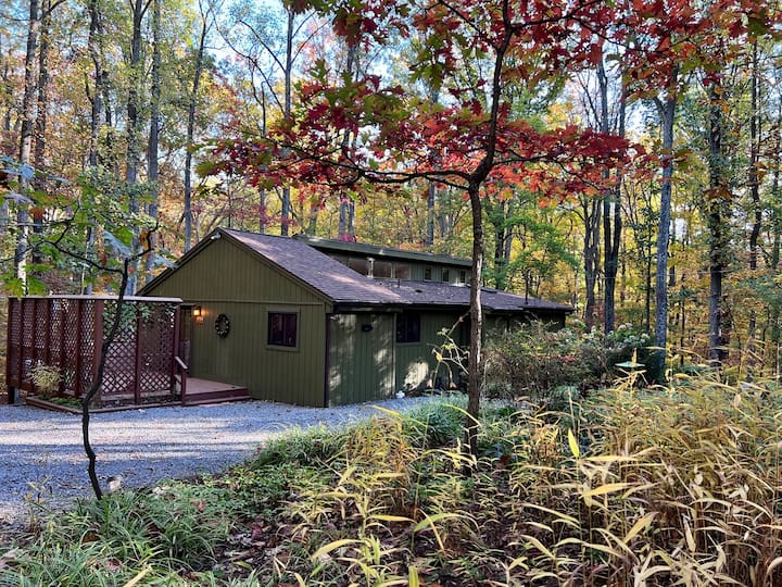 Wv Woods Resort Cabin W/ Screened Porch - West Virginia