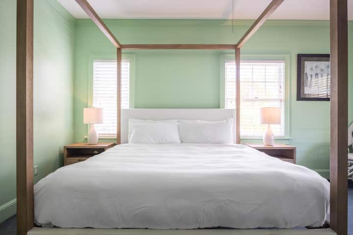 The James Classic | Second Floor King - Key West, FL