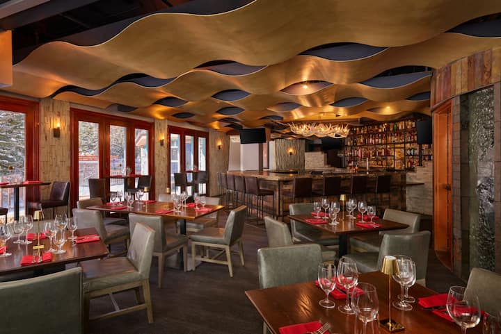 Beaver Creek Village Stay + Ski Valet & Restaurant - Beaver Creek, CO