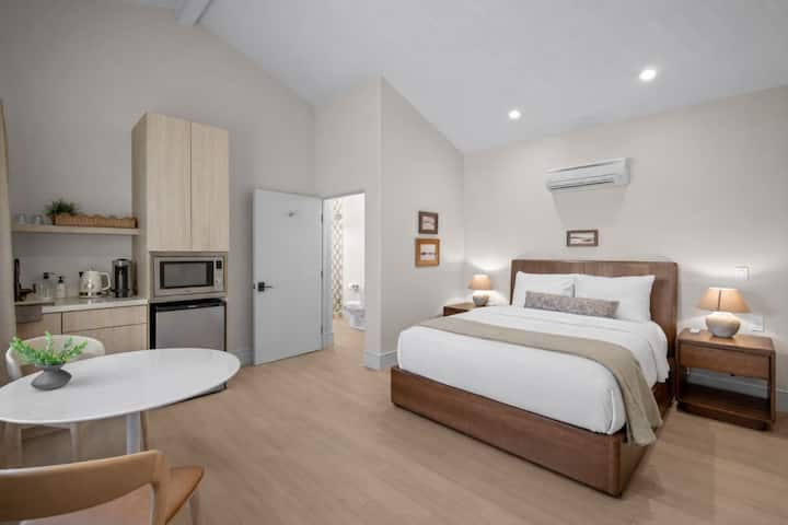 Bella Notte By The Beach Studio 7 - Santa Cruz, CA