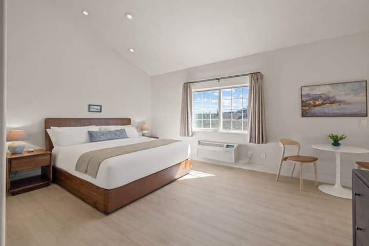 Bella Notte By The Beach Studio 12 - Santa Cruz, CA