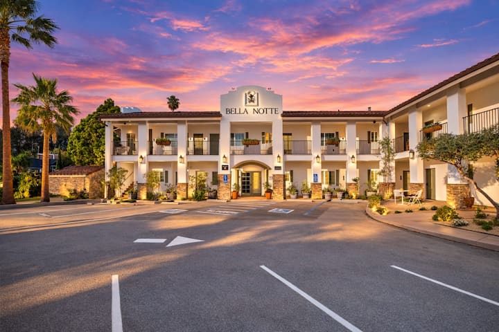 Bella Notte By The Beach Studio 11 - Santa Cruz, CA