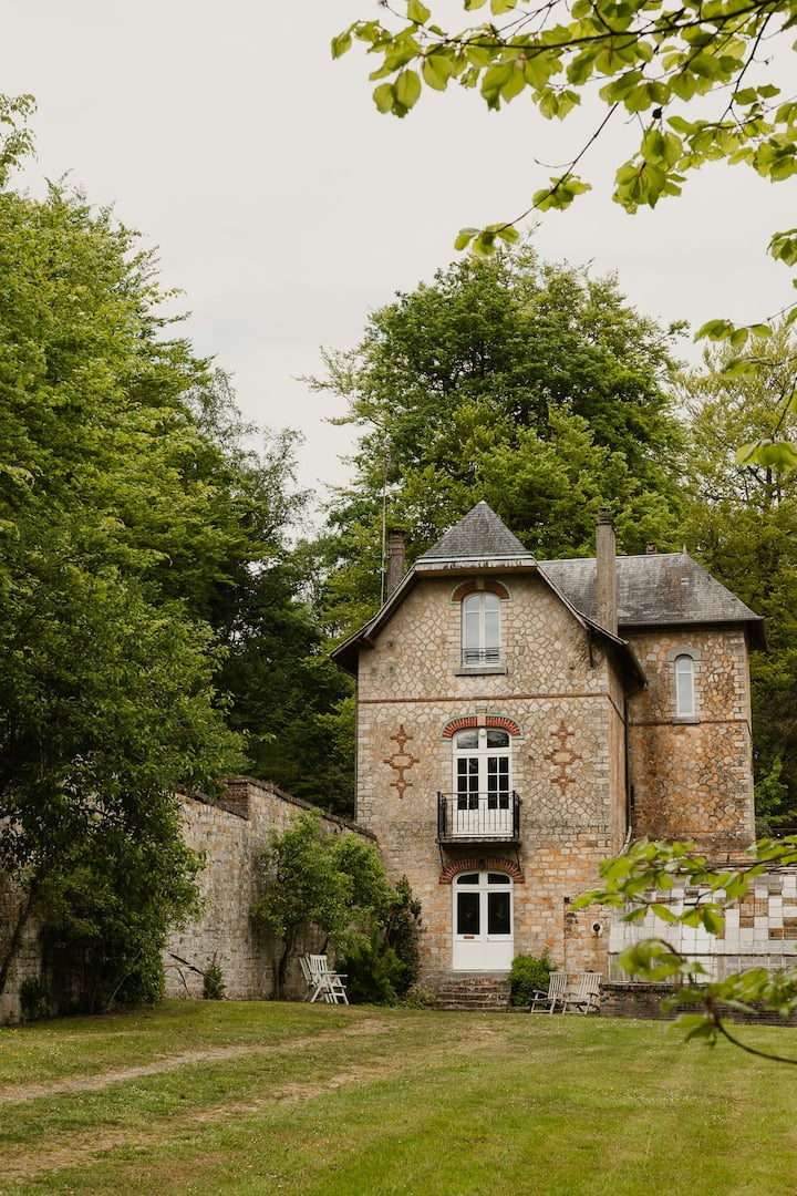 House On Château Estate In Normandy - Bagnoles de l'Orne