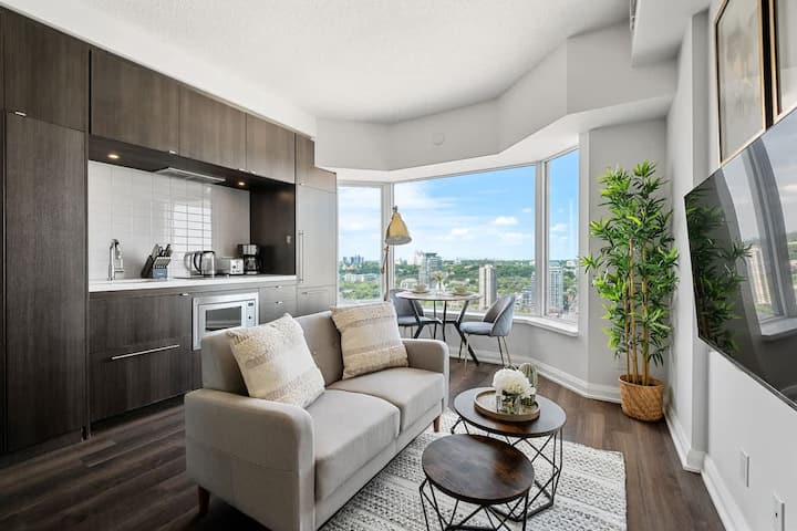Stylish Yorkville Condo In A Prime Location - Toronto