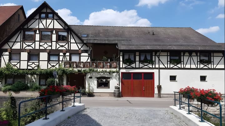 Fewo Im Weingut - Kleine Galerie - Tauberbischofsheim