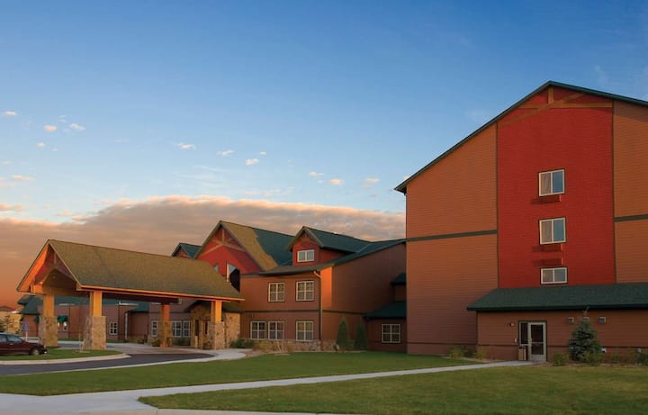 The Lodge | King | Mount Ski Gull Nearby - Brainerd, MN