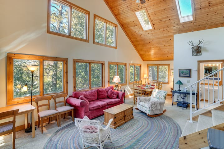 Elkhart Lake Home W/ Fishing Dock! Family Escape - Elkhart Lake, WI