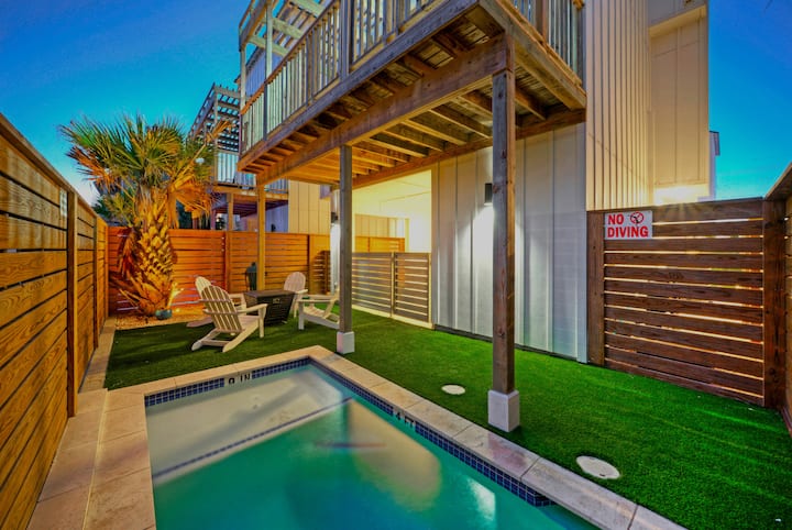 Group Retreat  Pools  Boardwalk + Beach Access - Port Aransas, TX