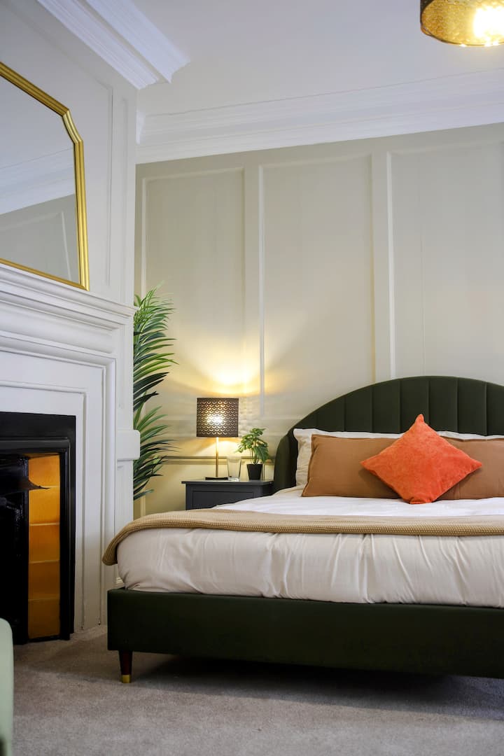 Room 5 - Sixcheapstreet - Newbury