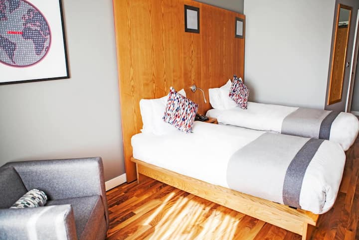 2br Standard | Wyndham Belfast Dt | Market Stays - Belfast
