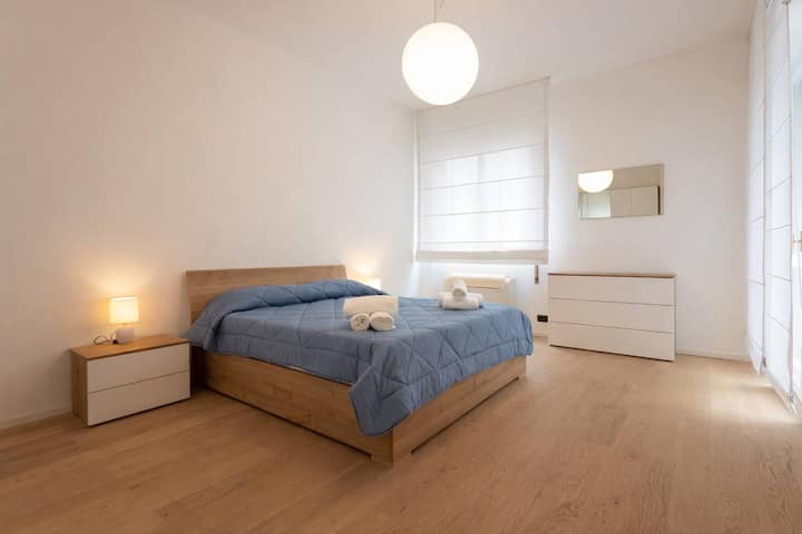 White & Wood - Novara