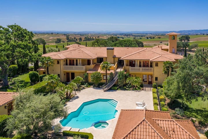 Jules Villa | Downstairs Estate Suite & Pool - San Miguel, CA