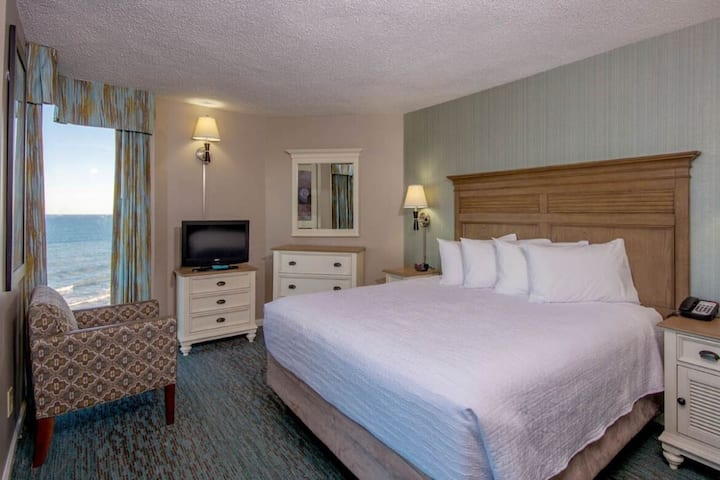 3 Oceanfront Suites W/ Free Parking Near Boardwalk - Myrtle Beach, SC
